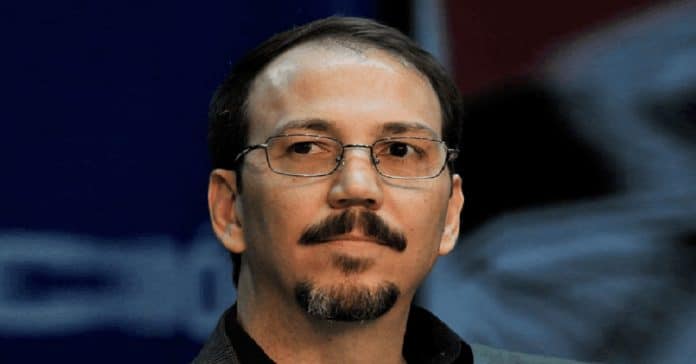 Cubano le escribe una carta a Alejandro Castro Espín - Cuballama Noticias