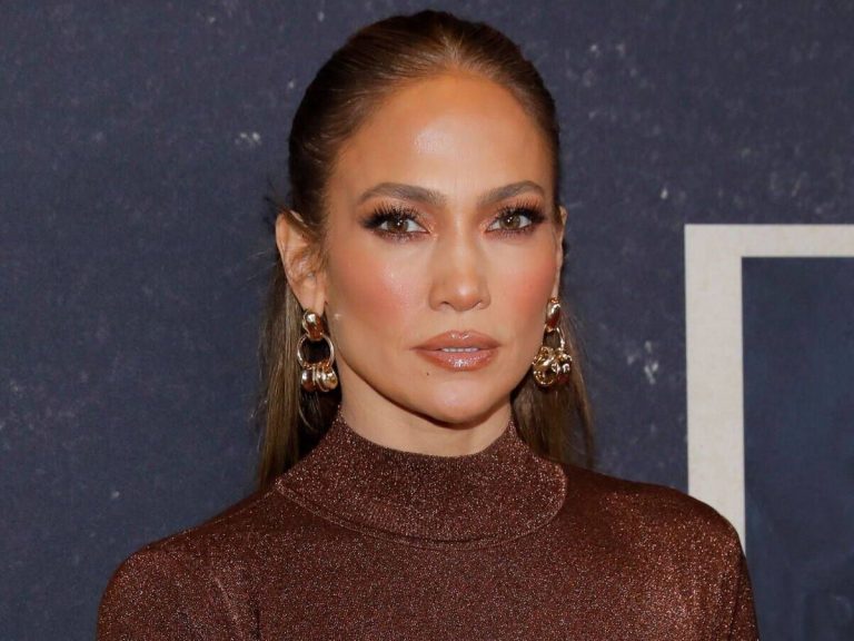 "Acusan" de tacaña con las propinas a Jennifer López - Cuballama Noticias