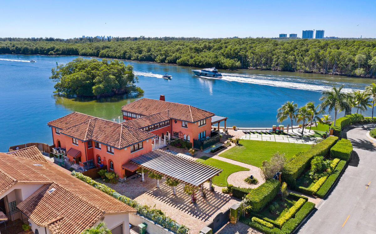 Venden en 14 millones vivienda "vinculada" con Al Capone