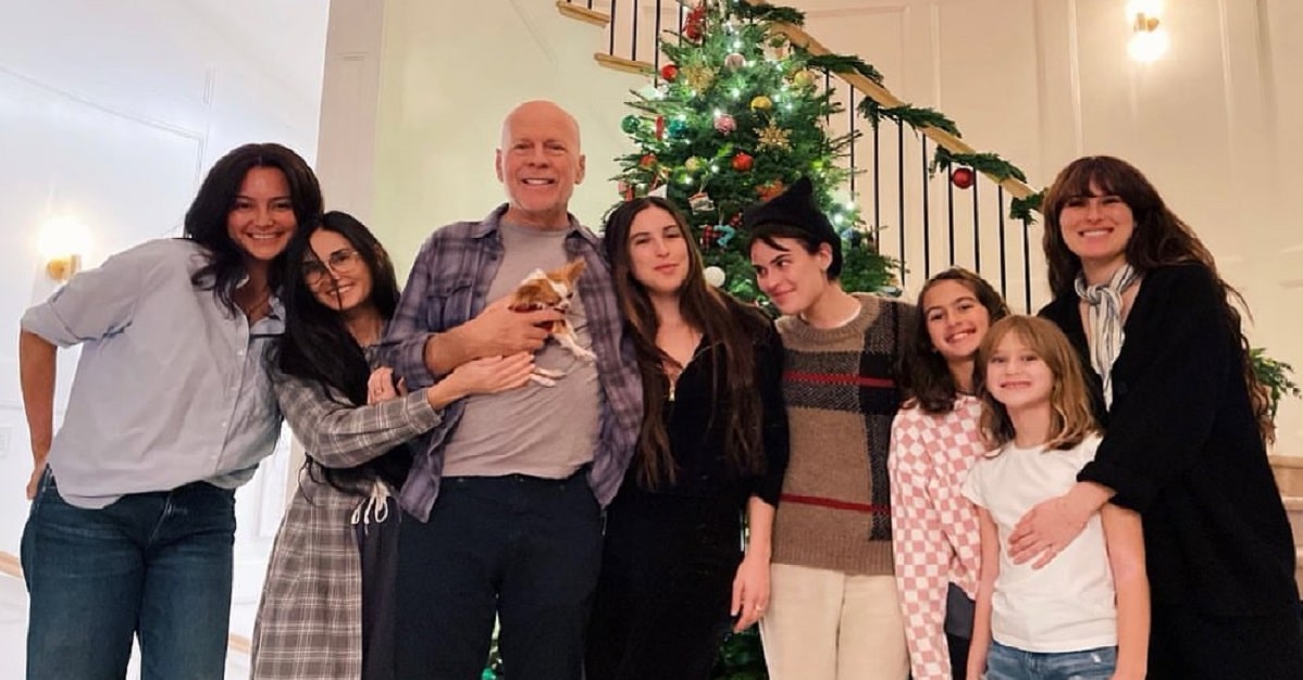 Reaparece Bruce Willis junto a su esposa, hijas y Demi Moore - Cuballama Noticias