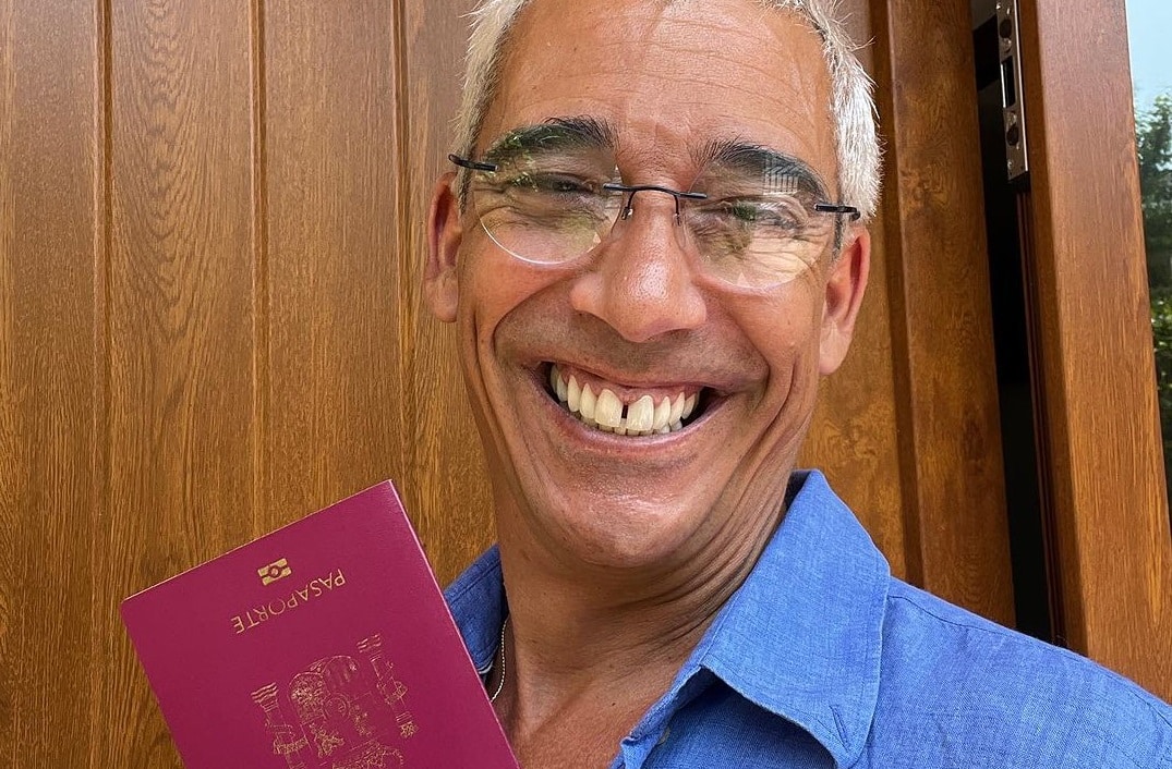 Actor cubano Yubran Luna vota en las elecciones de España - Cuballama ...