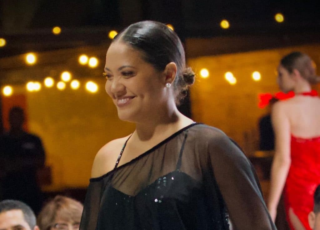 Actriz cubana Ariana Álvarez debuta en el modelaje - Cuballama Noticias