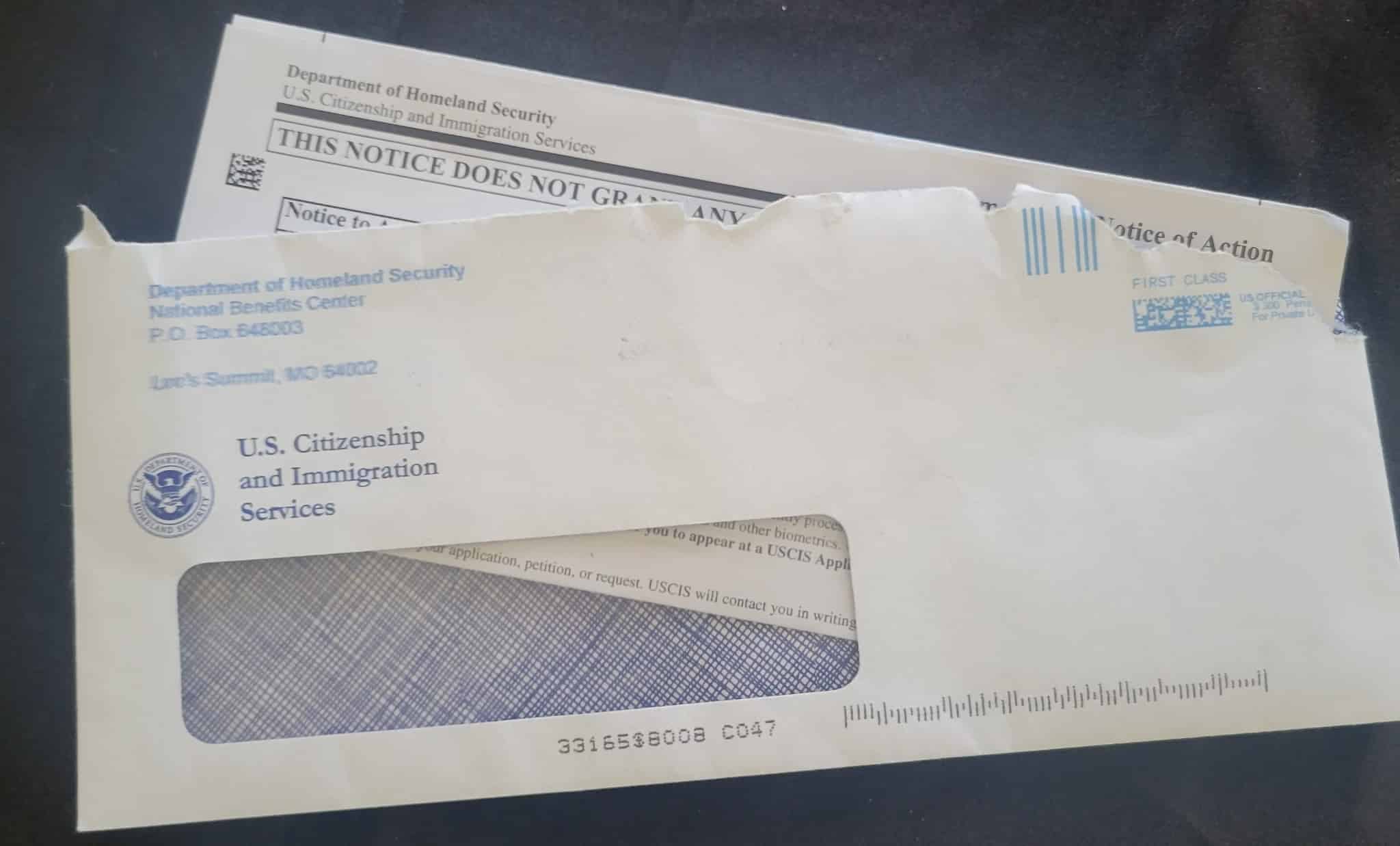 Cubano aplica para la residencia con I-220A y le dicen que salga de EE ...