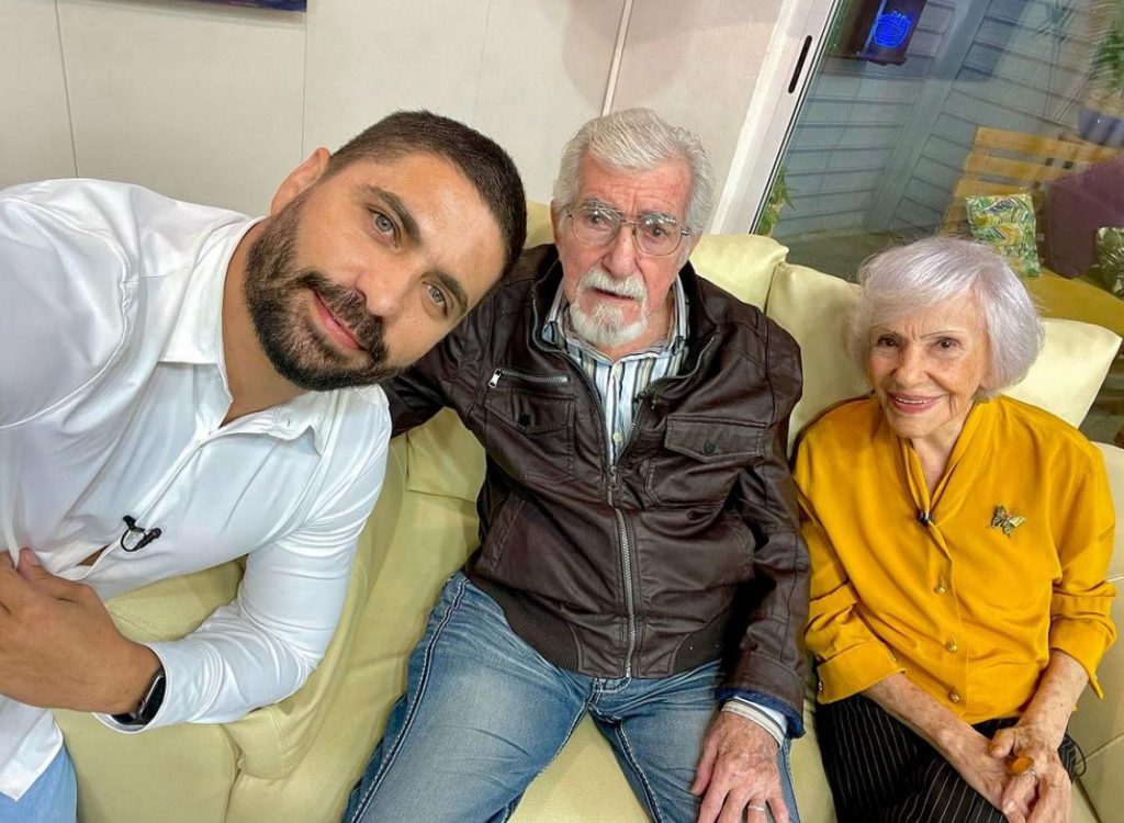 Alejandro Cuervo comparte con “dos titanes” de la actuación cubana ...