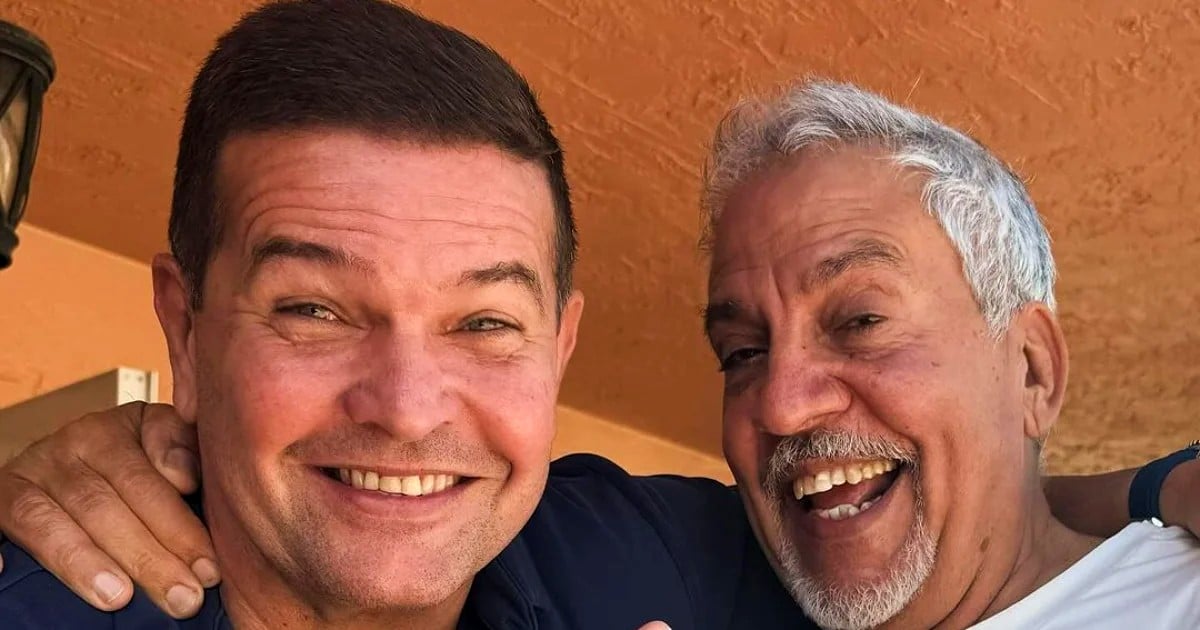El abrazo de Orlando Fundichely y Armando Tomey tras “un montón de años ...