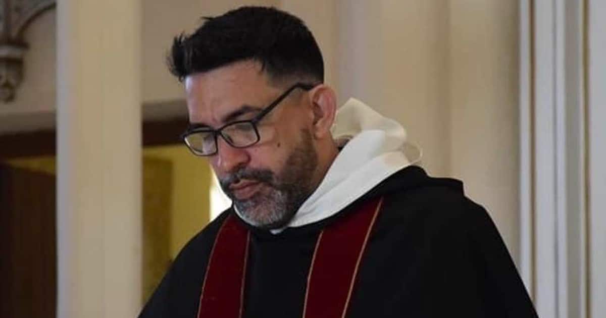 Léster Zayas, el cura que incomoda al gobierno cubano - Cuballama Noticias