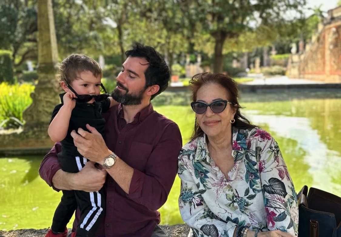 Actriz cubana Zelma Morales disfruta de su nieto Max en Miami ...