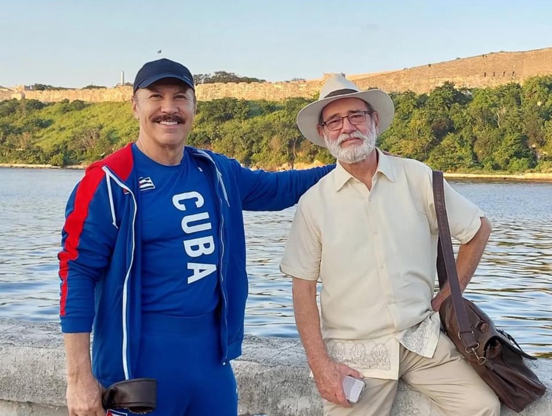 Héctor Noas felicita al gran actor cubano Aramís Delgado por su 82 ...