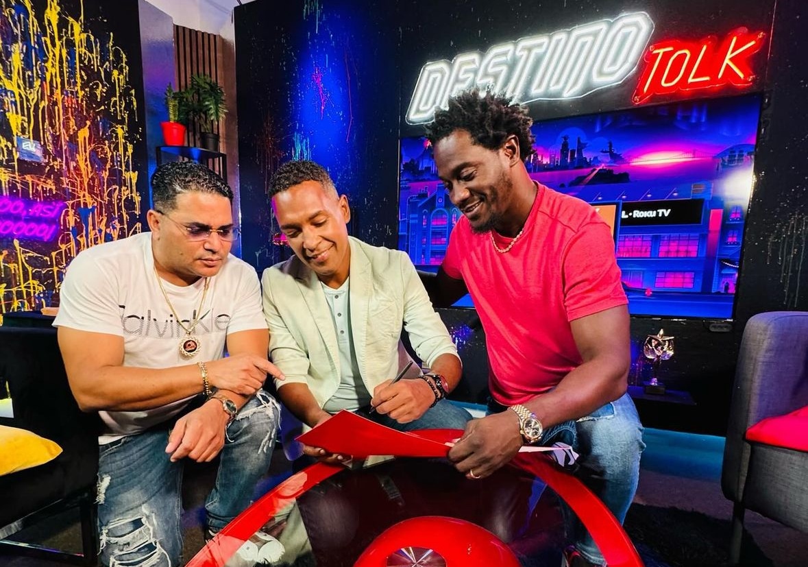 Locutor cubano Frank Abel firma “contrato millonario” con Destino Tolk ...
