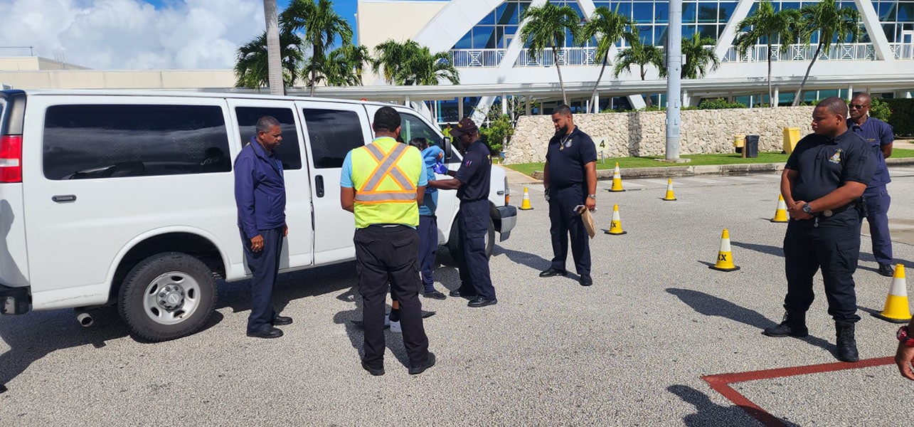 Gran Caimán devuelve a Cuba a 16 balseros cubanos; ocho son rescatados ...