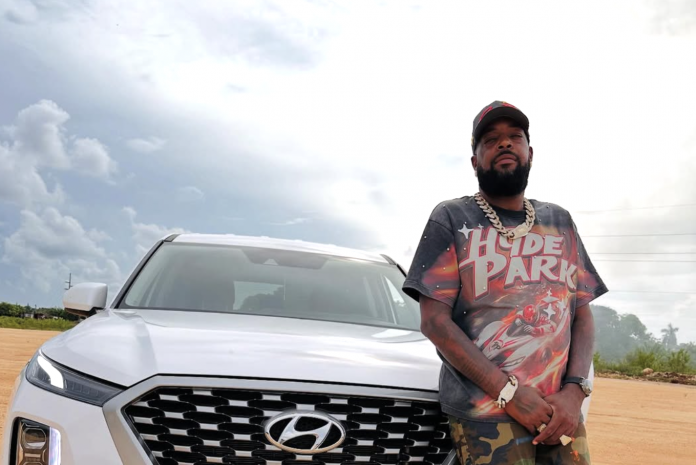 El Micha regresa a Miami y anuncia demandas: “Búsquense un abogado que ...